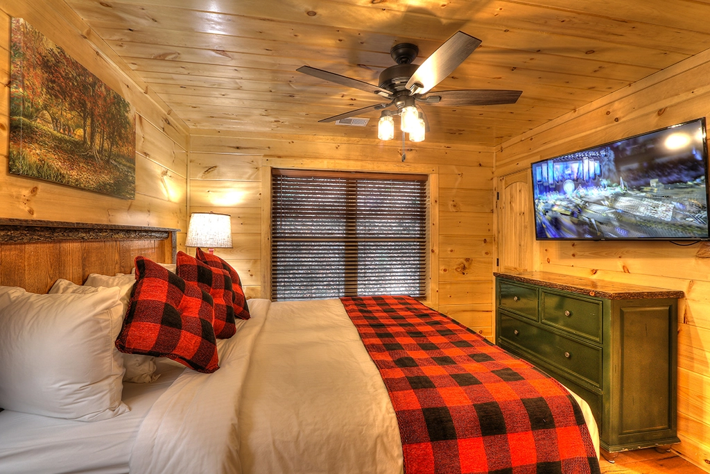 Bear Tracks #17 2 Bedroom Cabin At Parkside Cabin Rentals