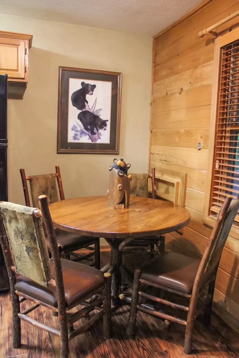 Cub's Den 1 Bedroom Cabin At Parkside Cabin Rentals