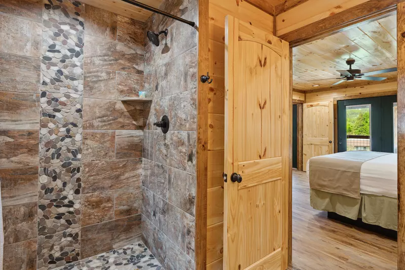 Downtown Pine Tree Paradise 4 Bedroom Cabin At Parkside Cabin Rentals