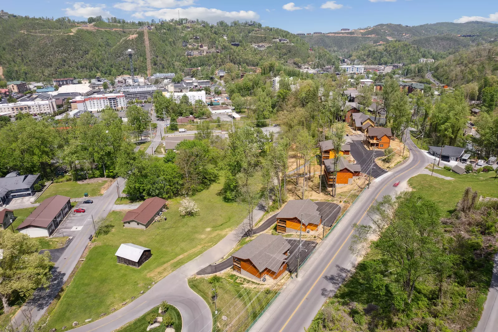 Downtown Pine Tree Paradise 4 Bedroom Cabin At Parkside Cabin Rentals