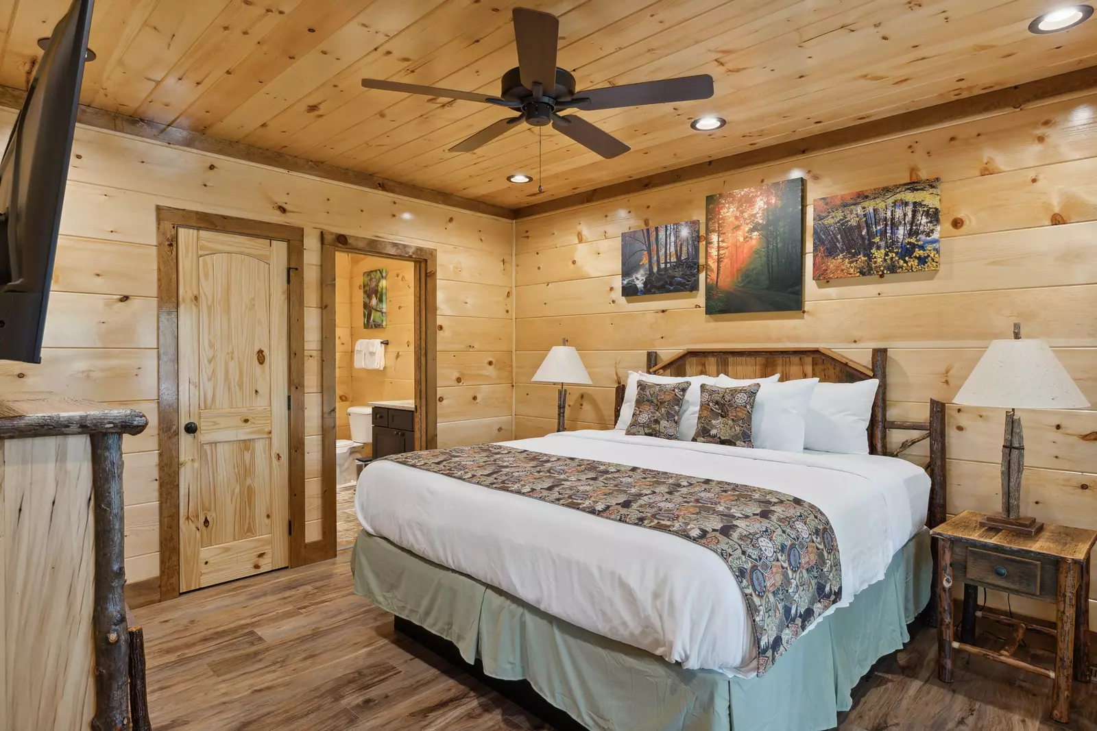 Downtown Chestnut Lodge 4 Bedroom Cabin At Parkside Cabin Rentals