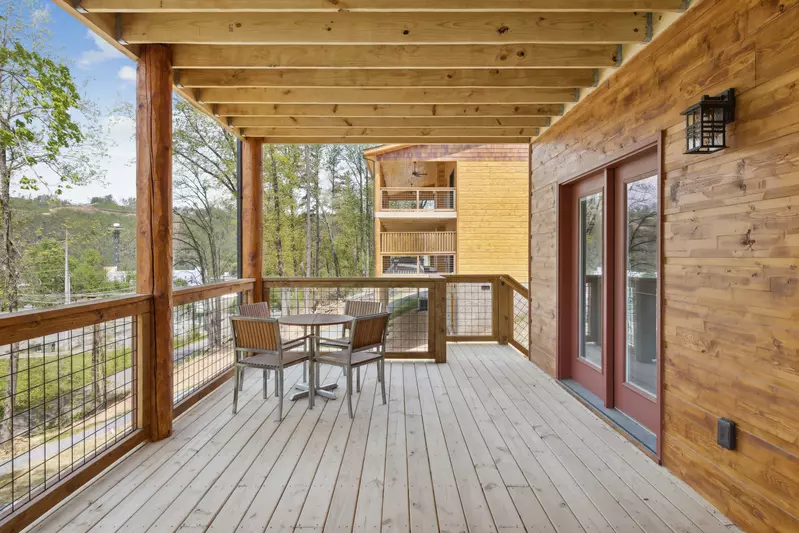 Downtown Chestnut Lodge 4 Bedroom Cabin At Parkside Cabin Rentals