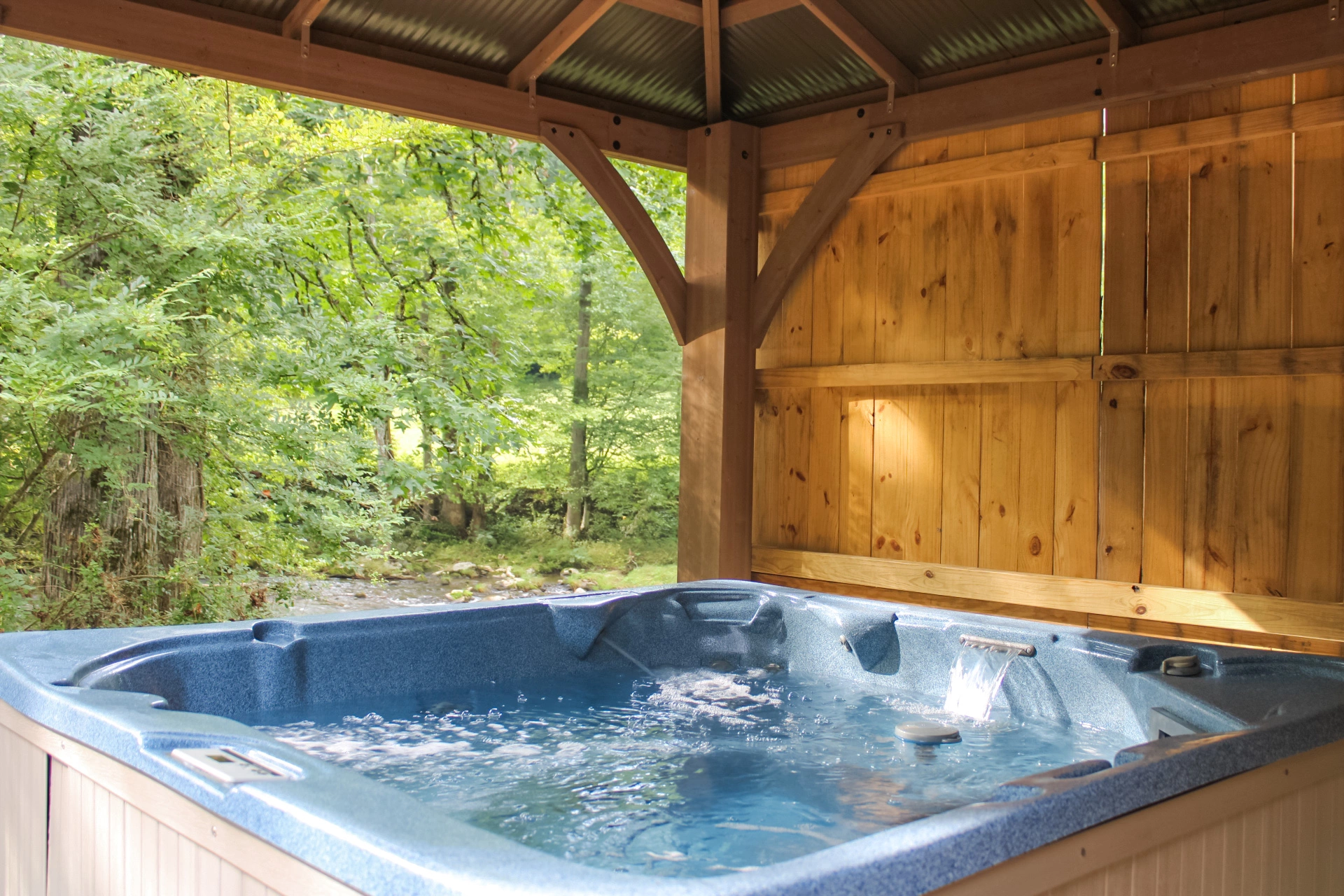 Riverside 3 Bedroom Cabin At Parkside Cabin Rentals