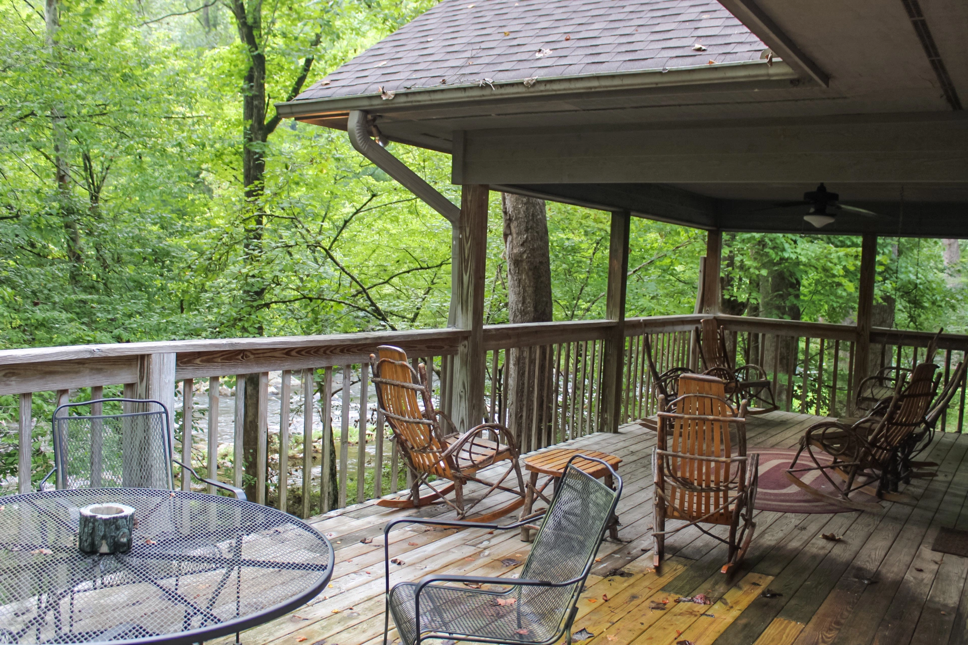 Riverside 3 Bedroom Cabin At Parkside Cabin Rentals