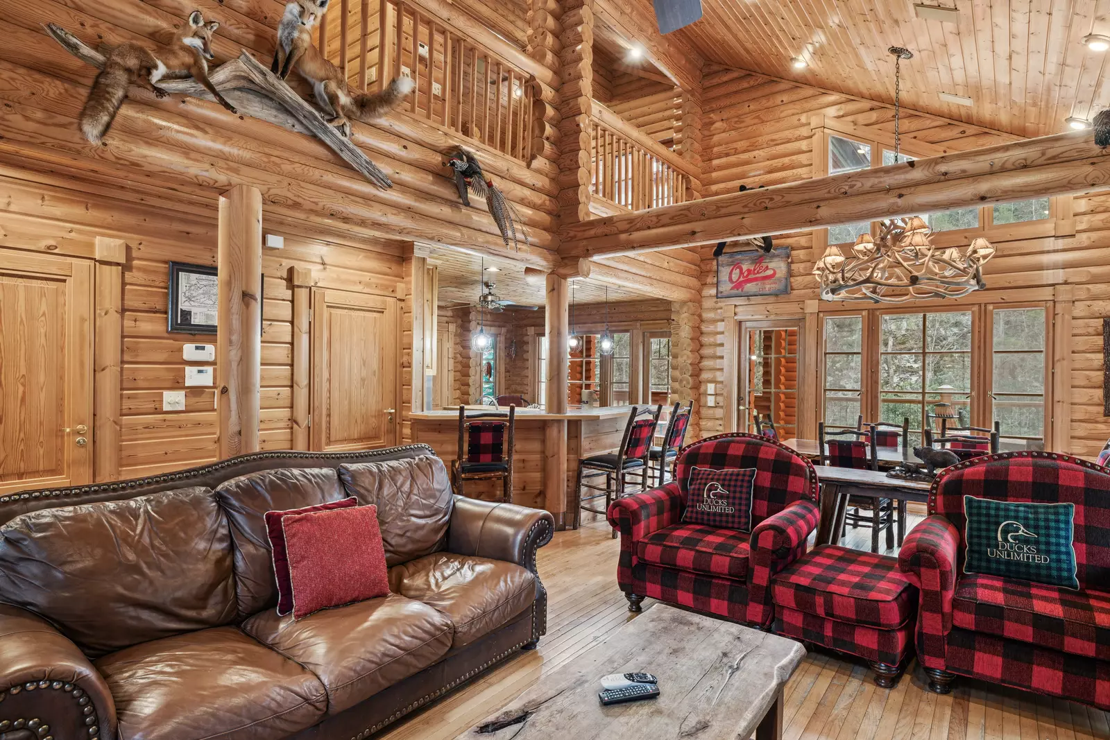 Ogle Lodge on the River 4 Bedroom Cabin At Parkside Cabin Rentals