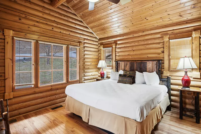 Ogle Lodge on the River 4 Bedroom Cabin At Parkside Cabin Rentals