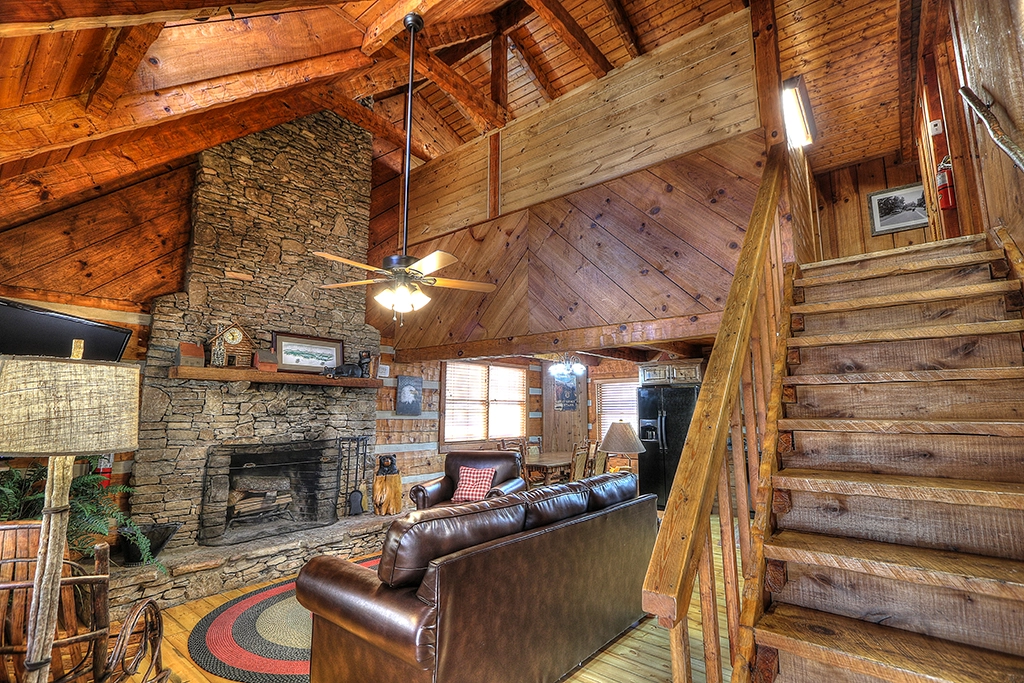Bear's Den 3 Bedroom Cabin At Parkside Cabin Rentals