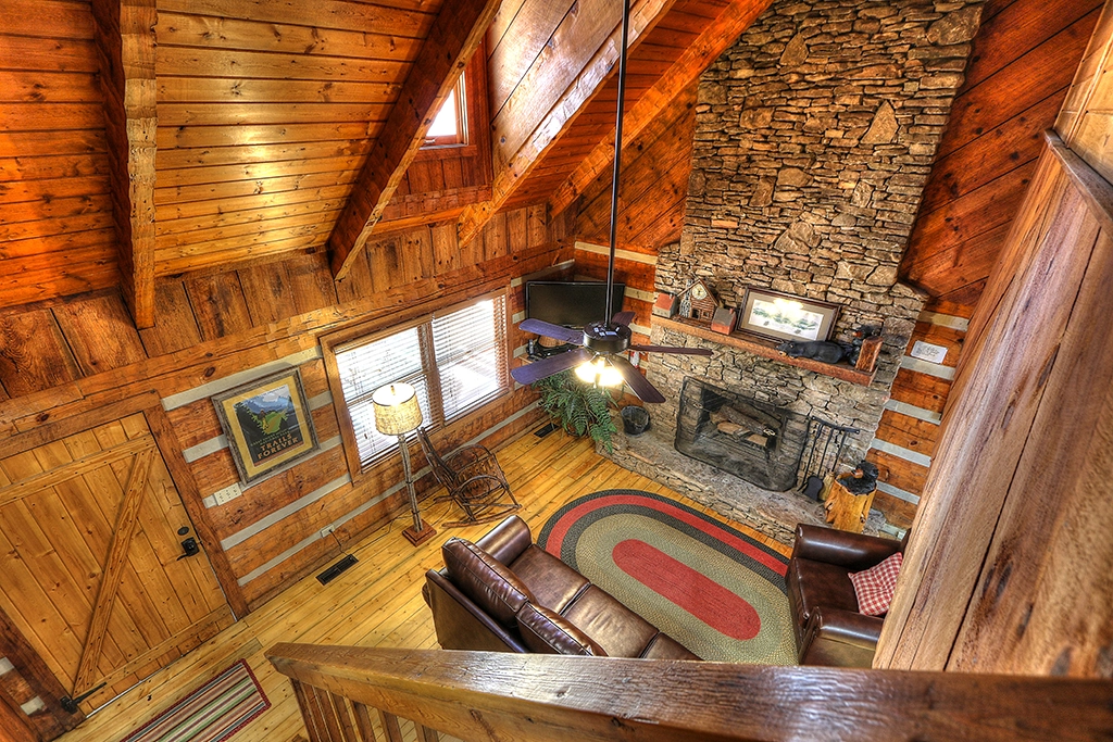 Bear's Den 3 Bedroom Cabin At Parkside Cabin Rentals