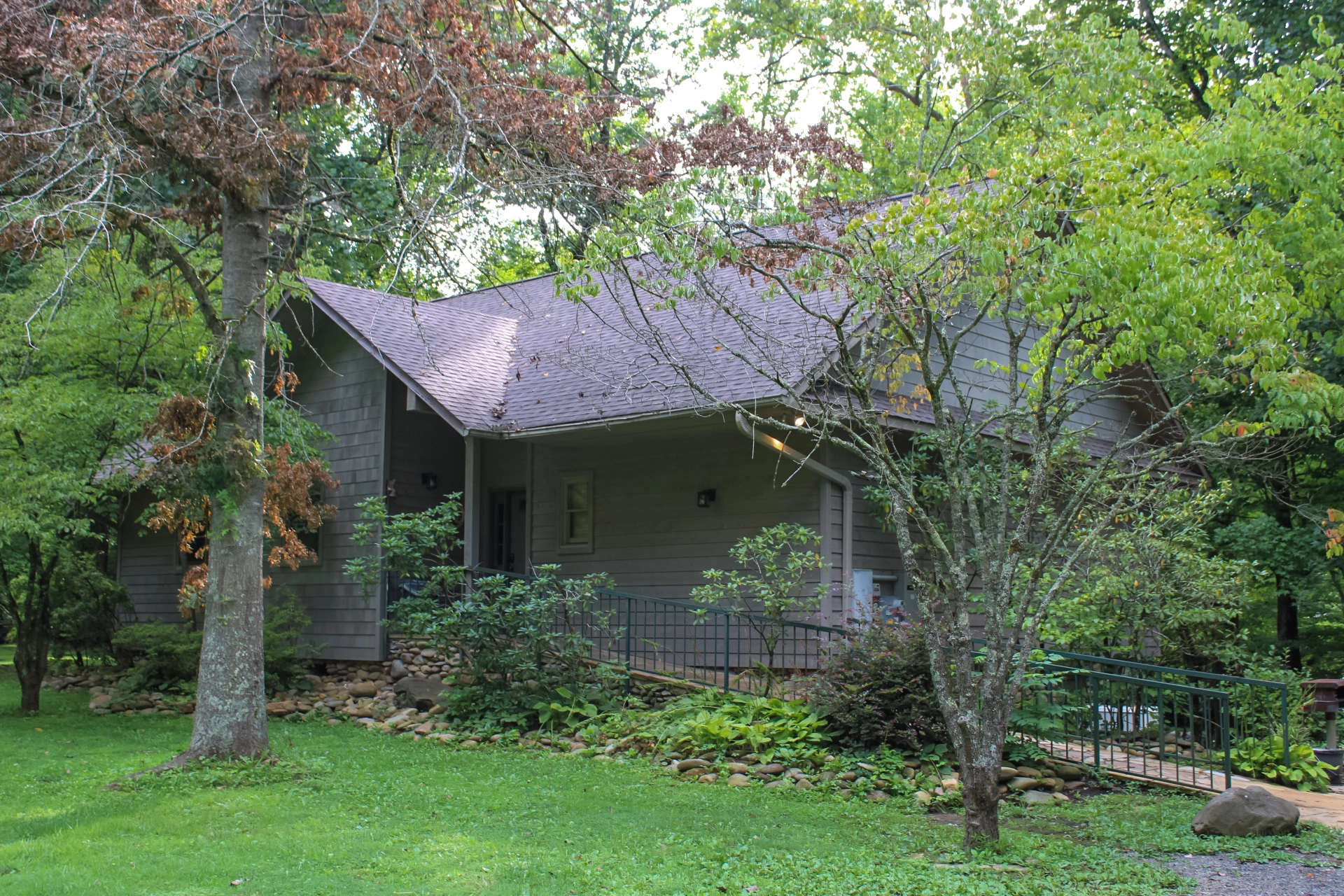 Riverside 3 Bedroom Cabin At Parkside Cabin Rentals
